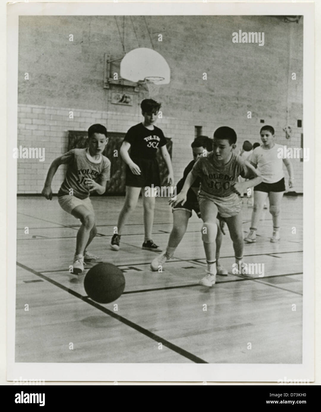Vintage basketball ball hi-res stock photography and images - Alamy