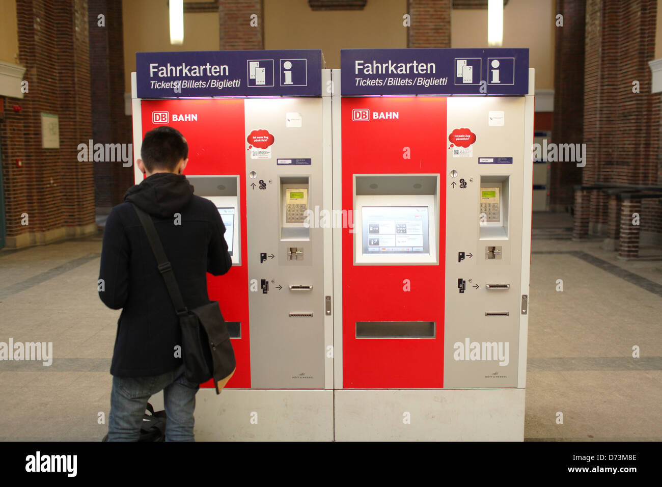 Car vending machines hi-res stock photography and images - Alamy
