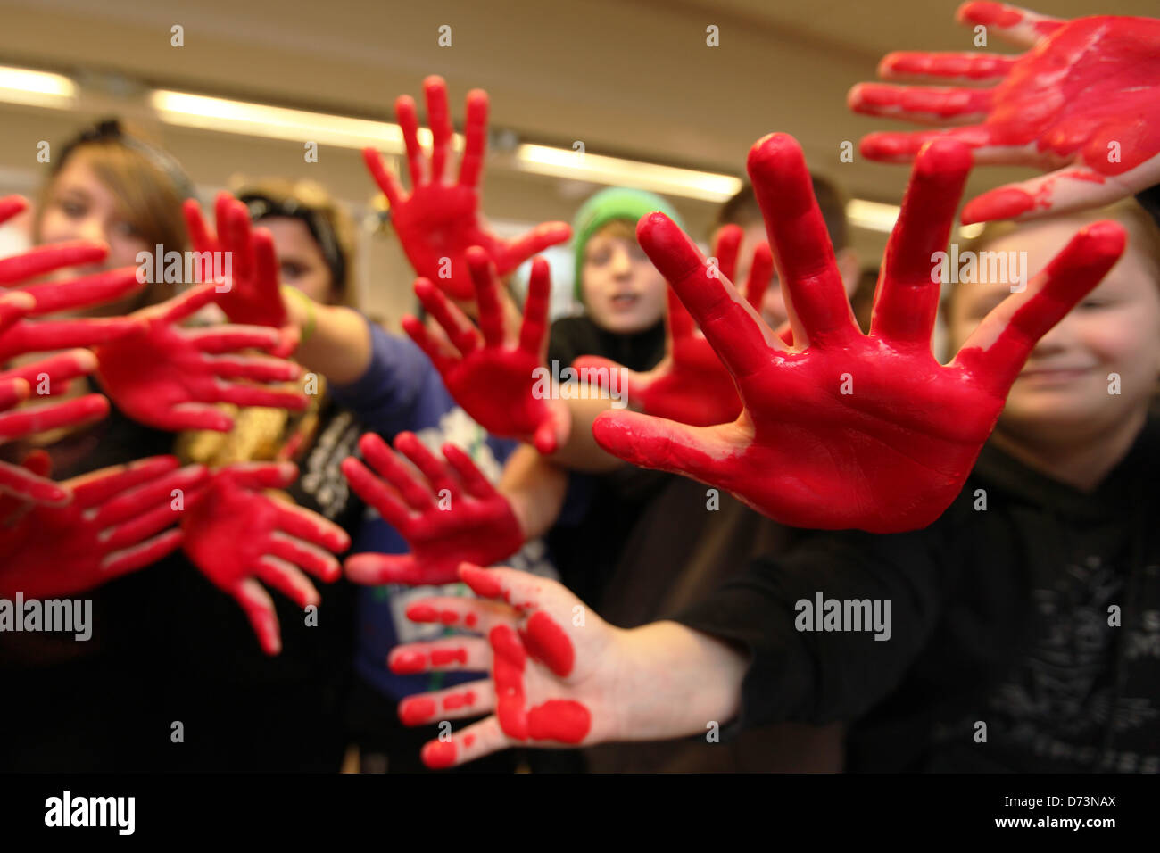 Red hand day soldiers hi-res stock photography and images - Alamy