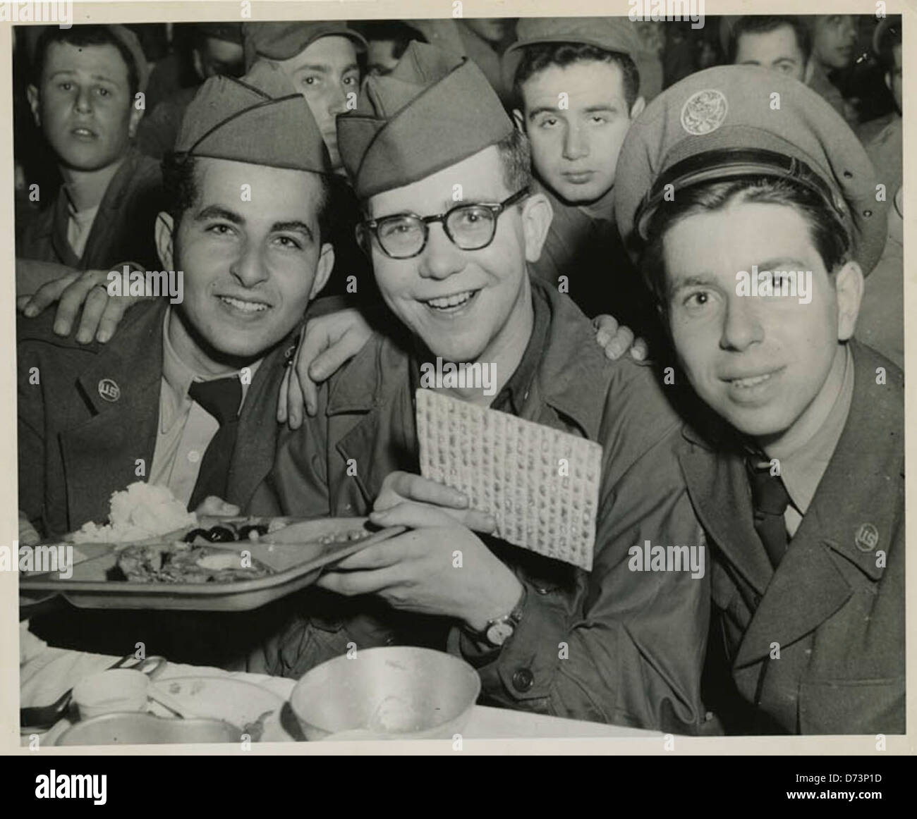 Jewish soldiers celebrate Passover in Seoul, Korea, during the Korean ...