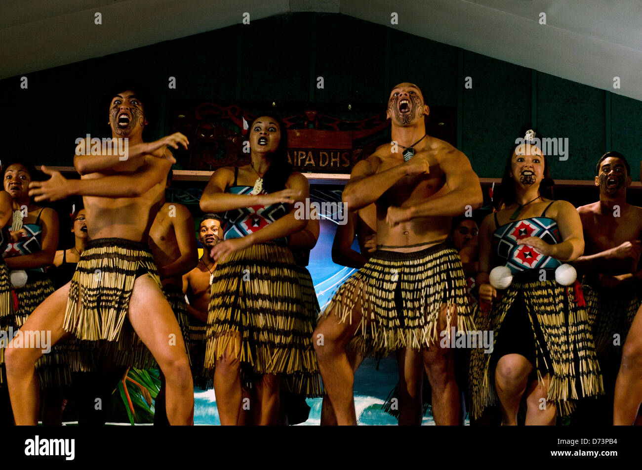 Maori Traditional Clothing High Resolution Stock Photography and Images ...