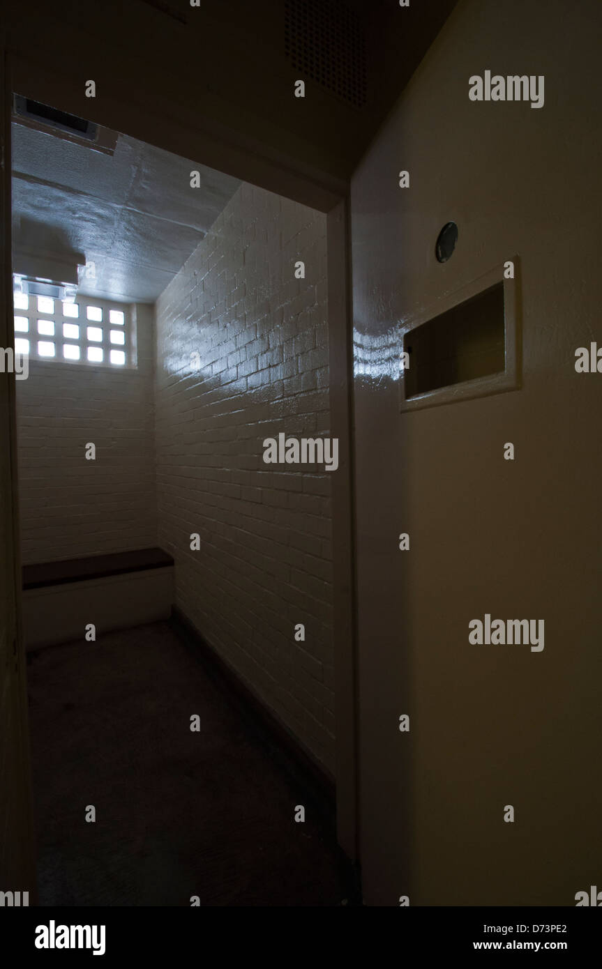 Criminal behind bars in jail hi-res stock photography and images - Alamy