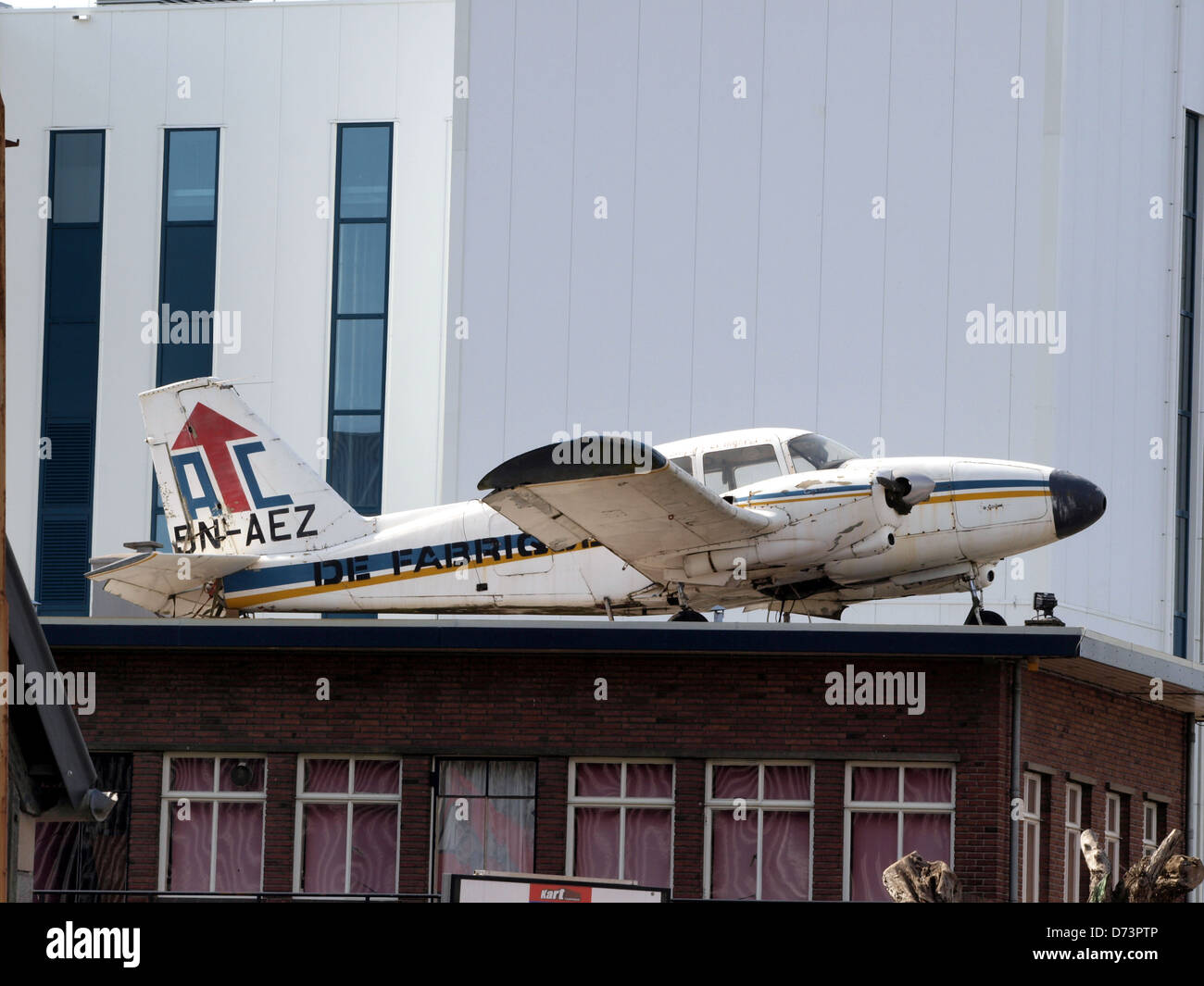 5N-AEZ is a Piper PA-23 Aztec, a light twin-engine aircraft used for ...