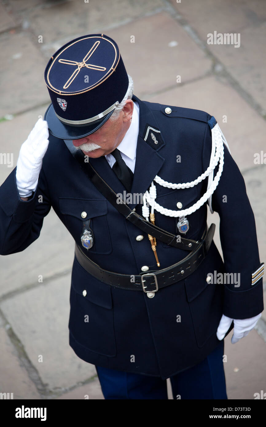 British army salute profile hi-res stock photography and images - Alamy