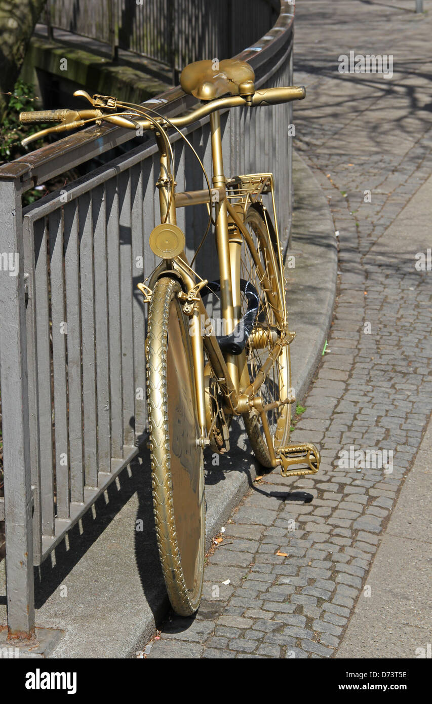Golden bike hi-res stock photography and images - Alamy