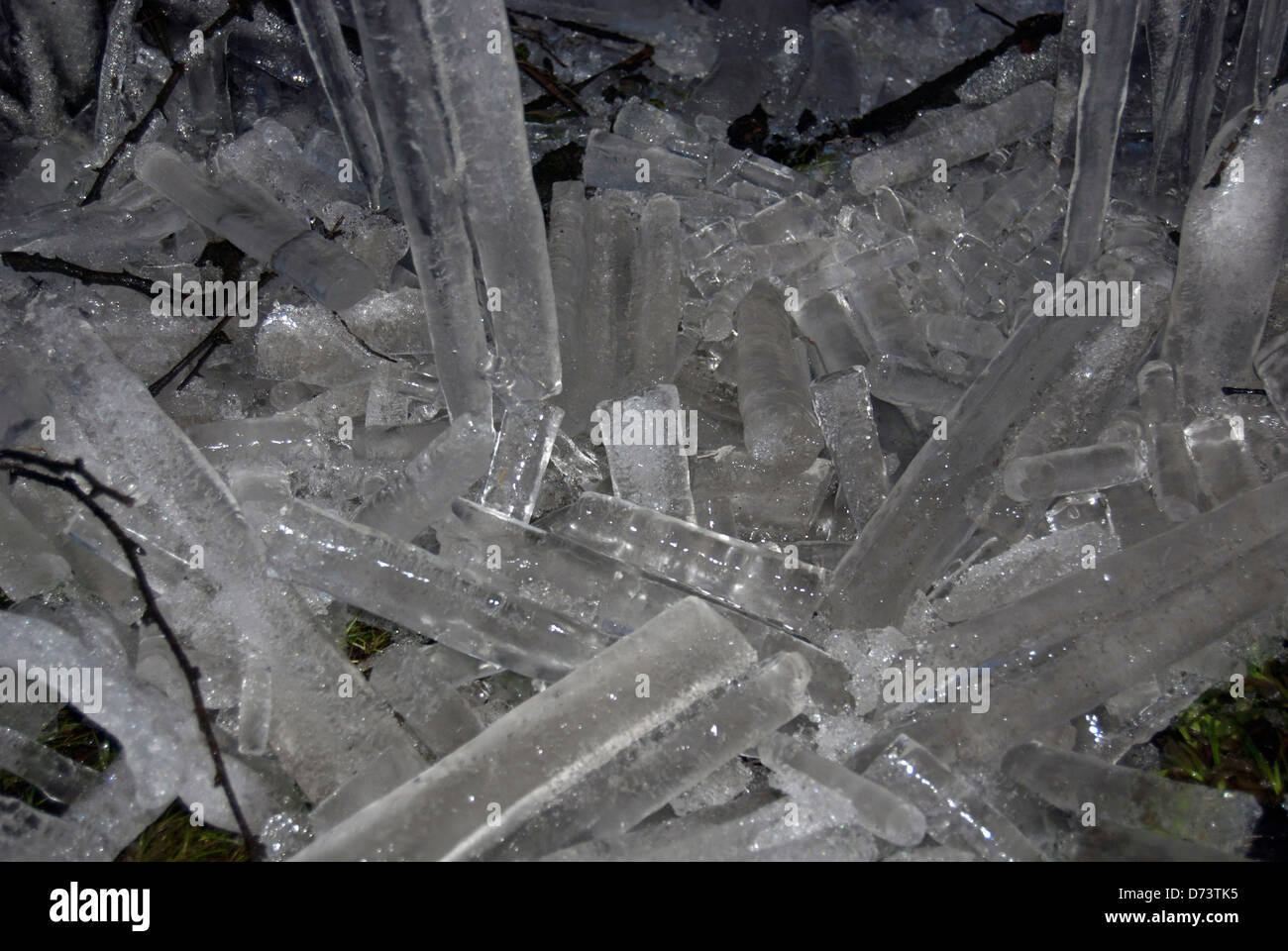 Icicles fallen and shattered on the ground Stock Photo - Alamy