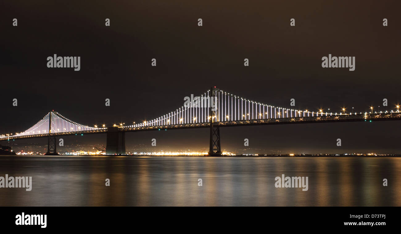 Night scenes of the famous bay bridge Stock Photo - Alamy