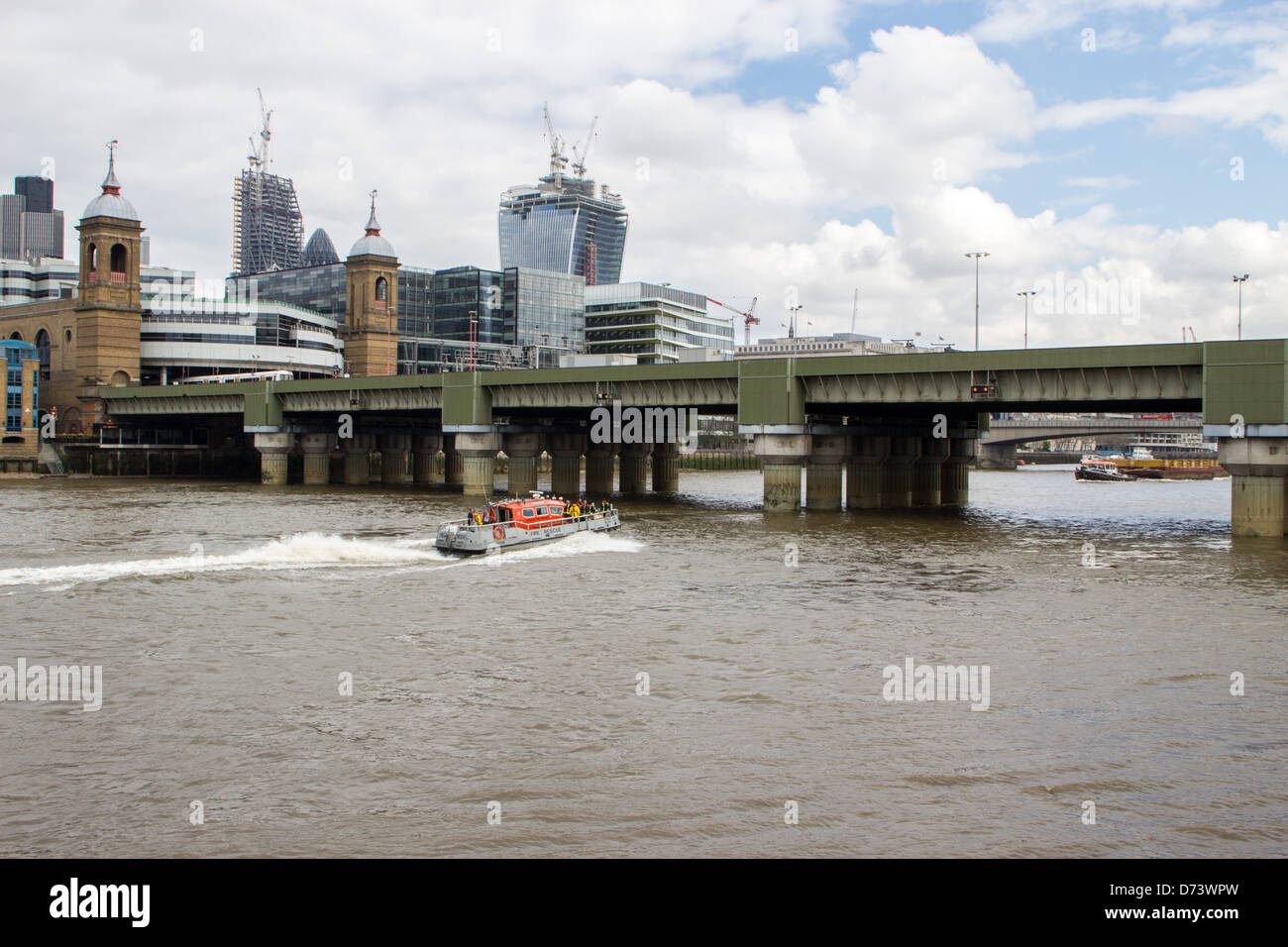 Fire brigade boat hi-res stock photography and images - Alamy