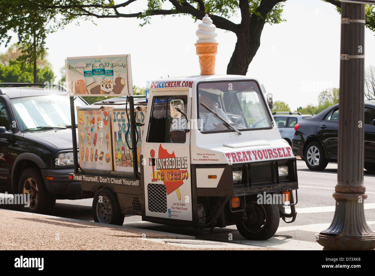 Ice cream van hi-res stock photography and images - Alamy