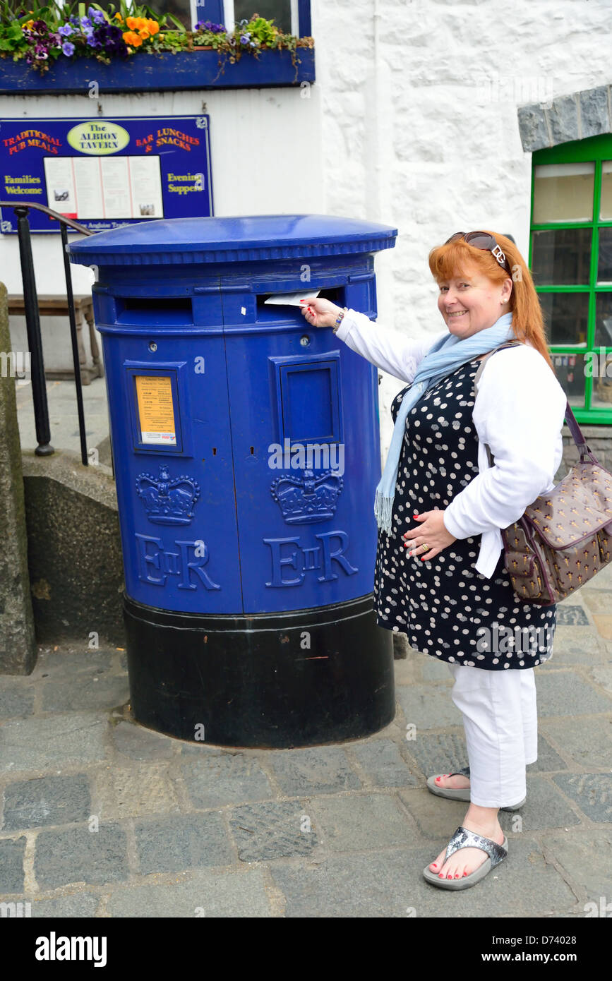 Guernsey pillar box hi-res stock photography and images - Alamy