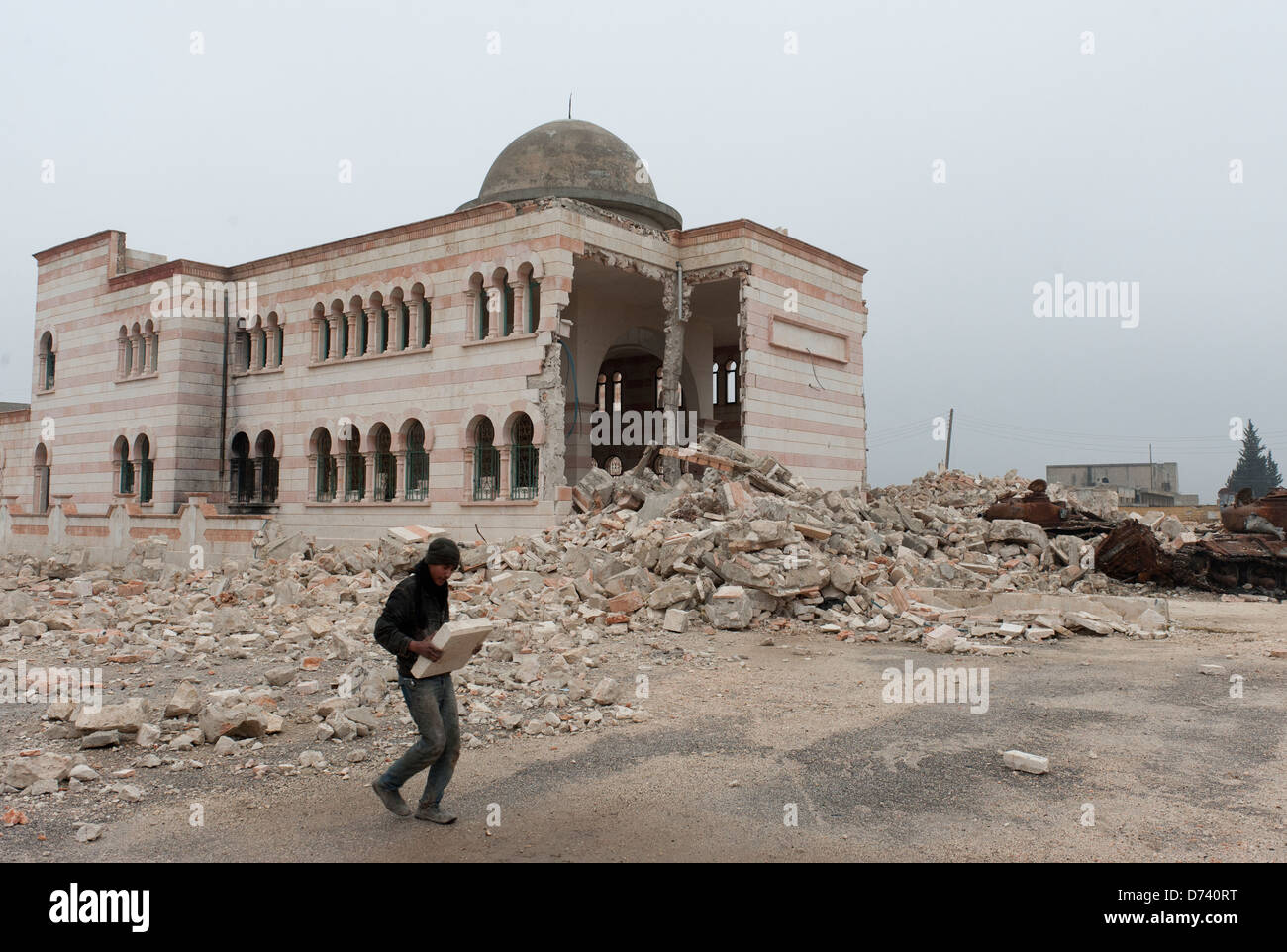 Destroyed mosque in Azaz, Syria Stock Photo - Alamy