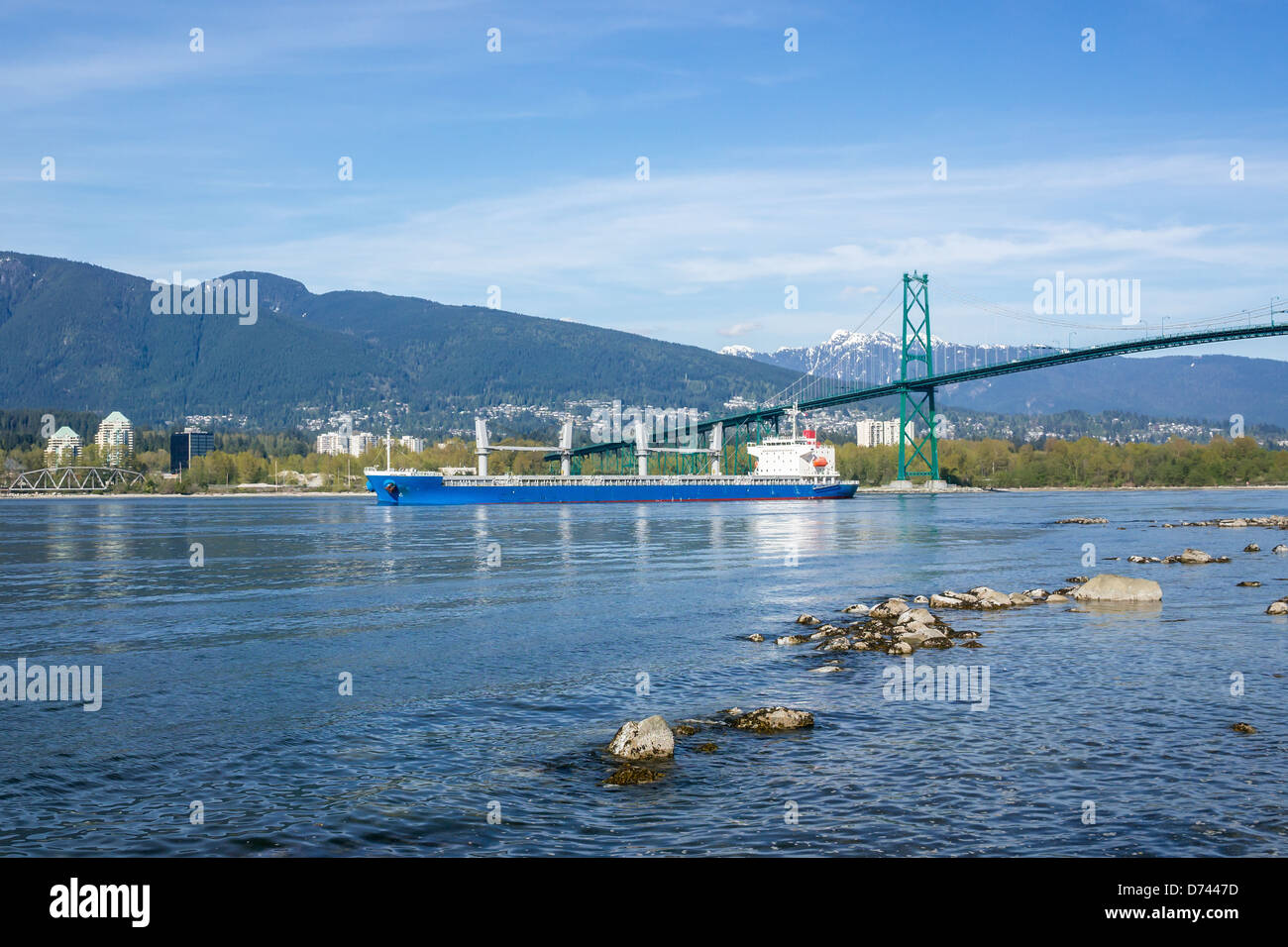 Bulk carrier ship lions gate bridge hi-res stock photography and images ...