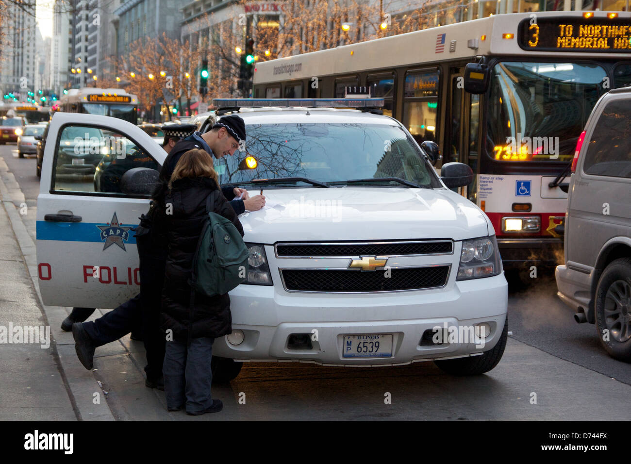 Chicago police officer hi-res stock photography and images - Alamy