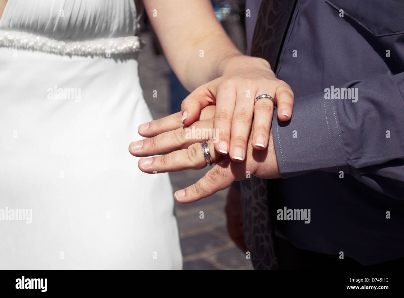 Hands married hi-res stock photography and images - Alamy