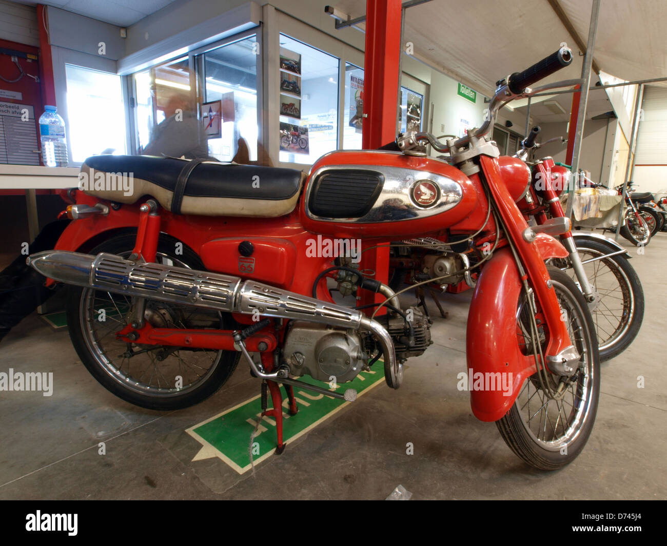 Honda motorcycle 1960s hi-res stock photography and images - Alamy