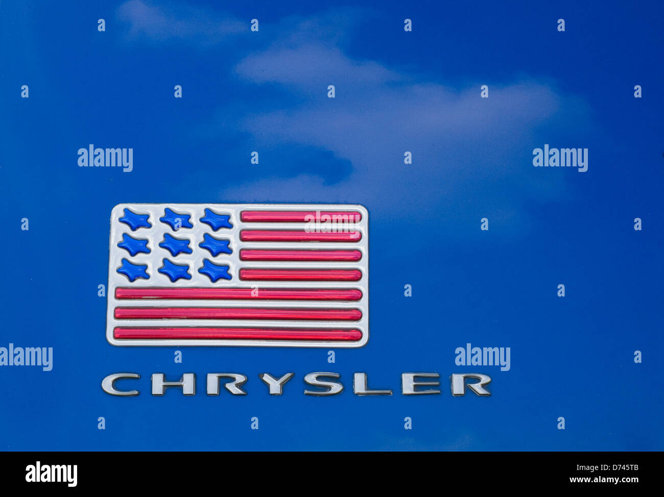 Chrome chrysler emblem hi-res stock photography and images - Alamy