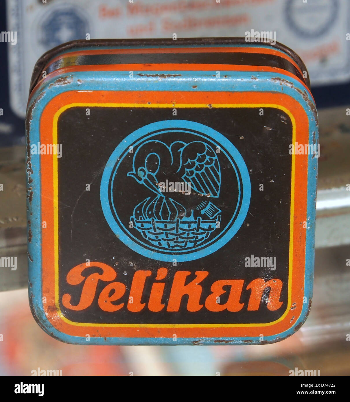 The Pelikan tin features the iconic Pelikan brand logo, representing a ...