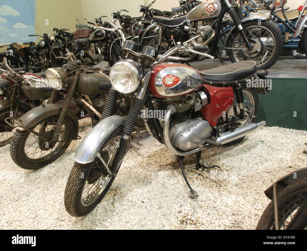 Red bsa motorcycle hi-res stock photography and images - Alamy