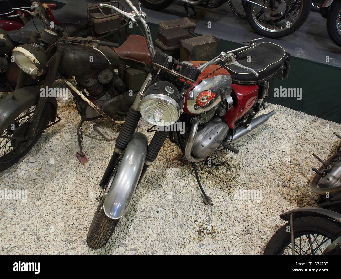 Red bsa motorcycle hi-res stock photography and images - Alamy