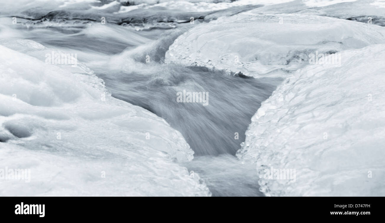 Streaming water over rocks hi-res stock photography and images - Alamy