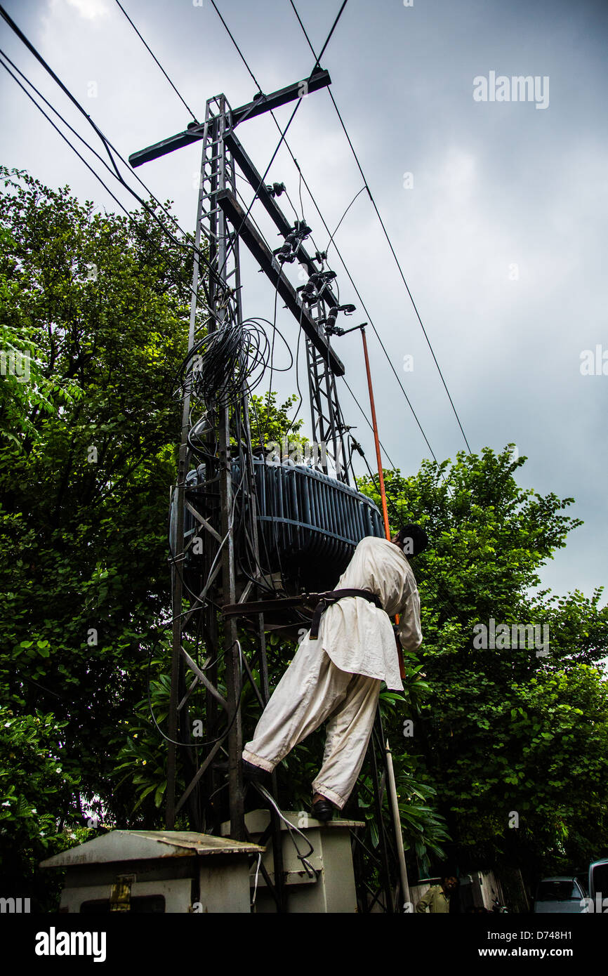 Power lines electricity hi-res stock photography and images - Alamy