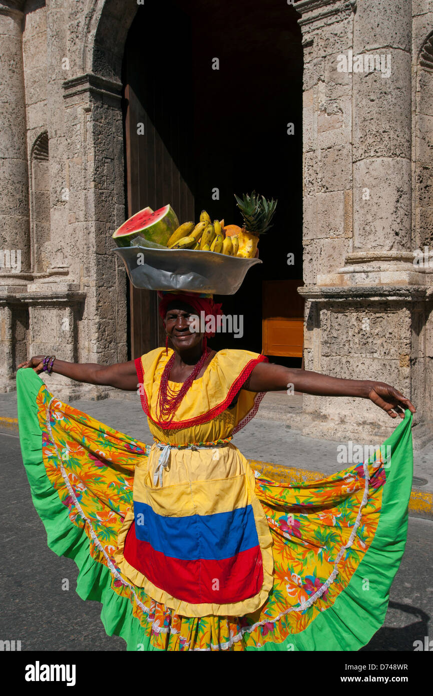 American colonial costume hi-res stock photography and images - Alamy