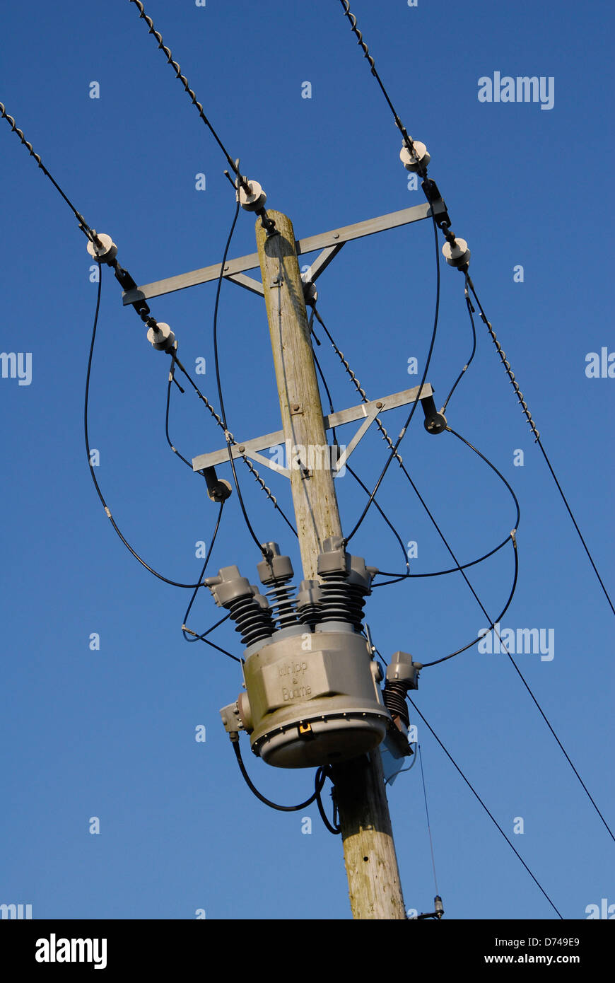 Whipp and Bourne GVR recloser switchgear on rural overhead power lines ...