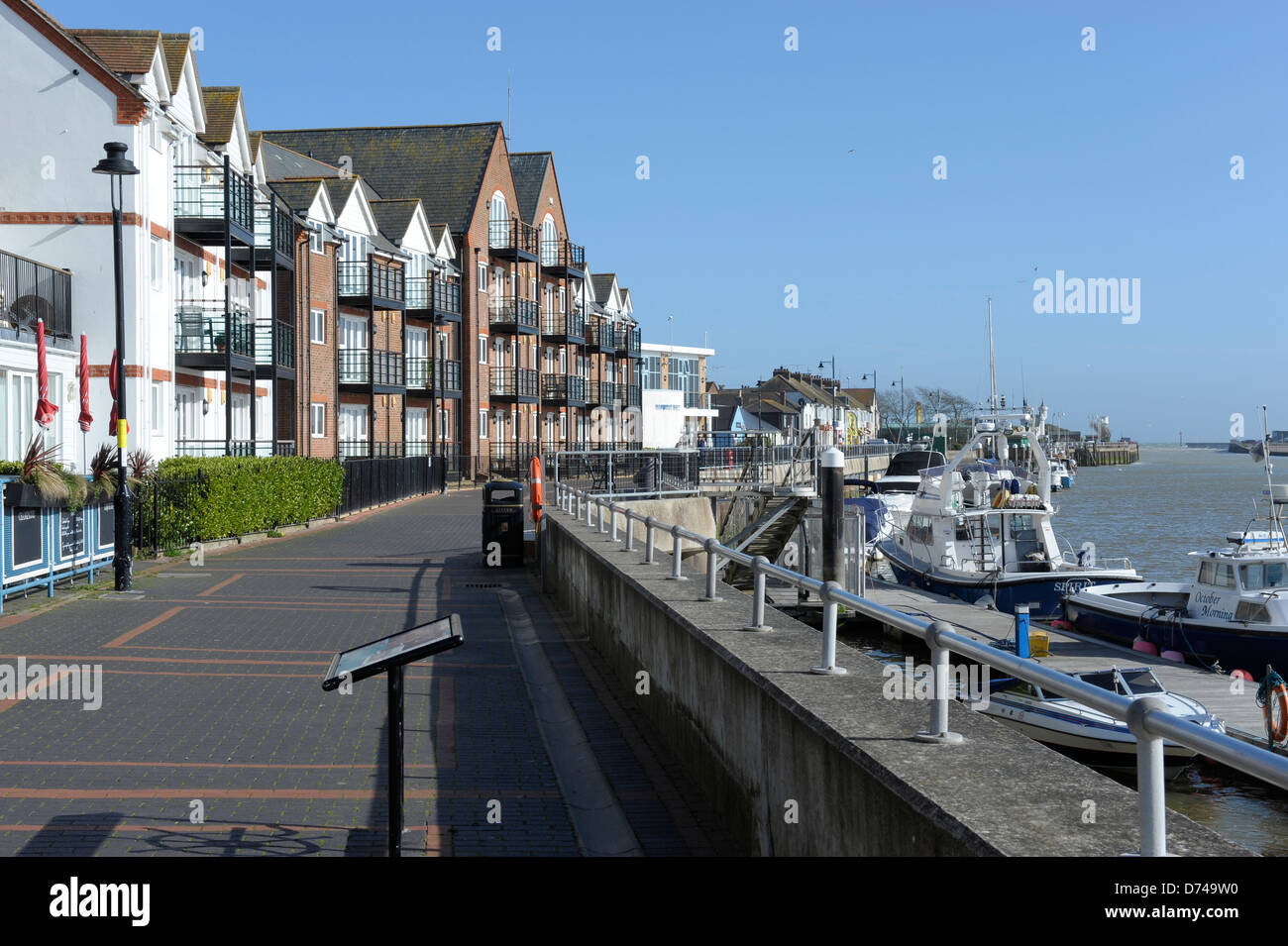 Littlehampton harbour hi-res stock photography and images - Alamy