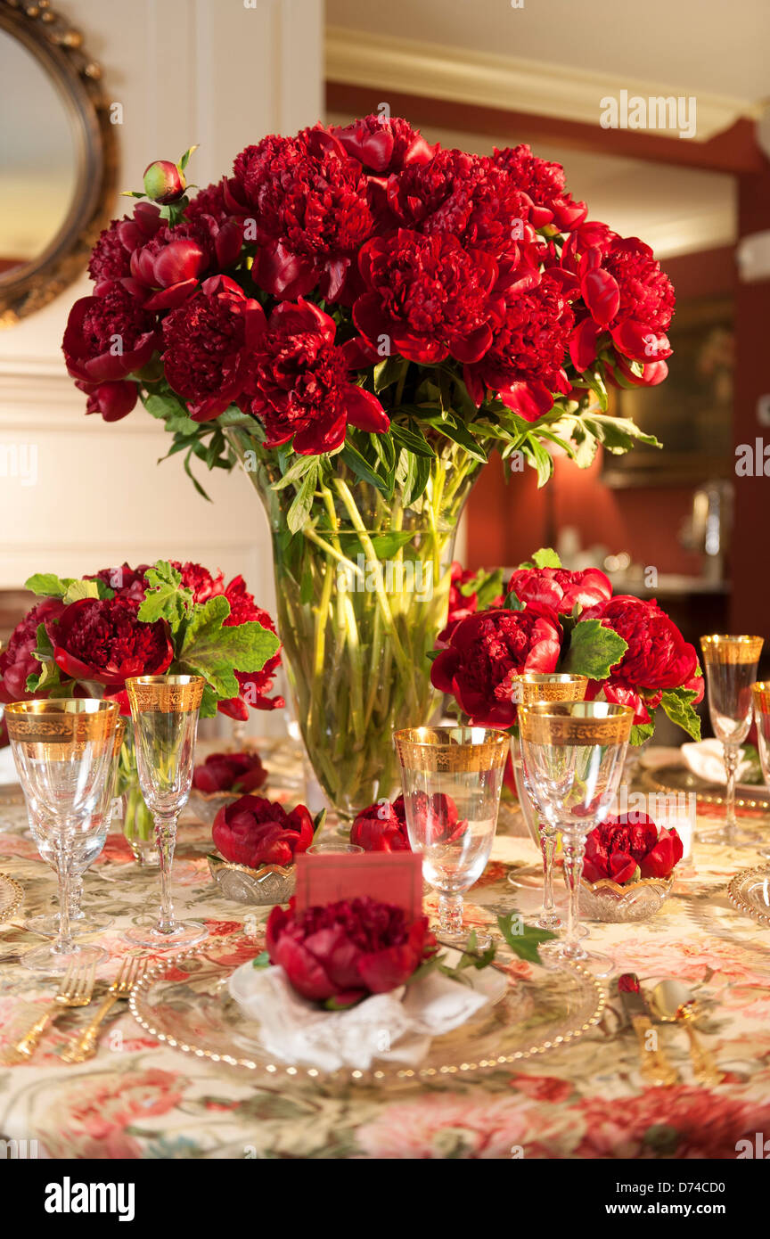 Fancy party house hi-res stock photography and images - Alamy