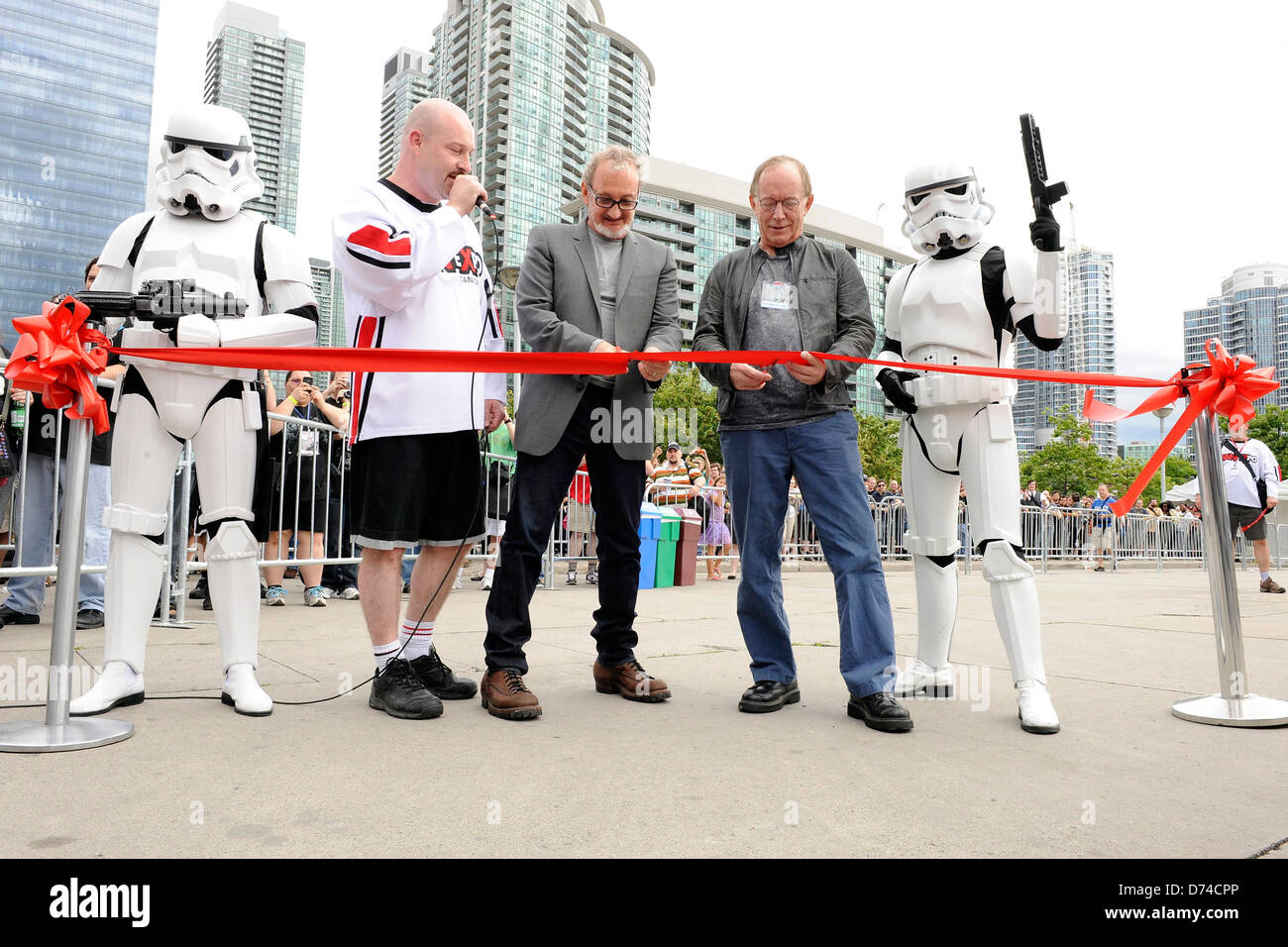 Robert Englund and Lance Henriksen Ribbon-cutting ceremony at the 2011 ...
