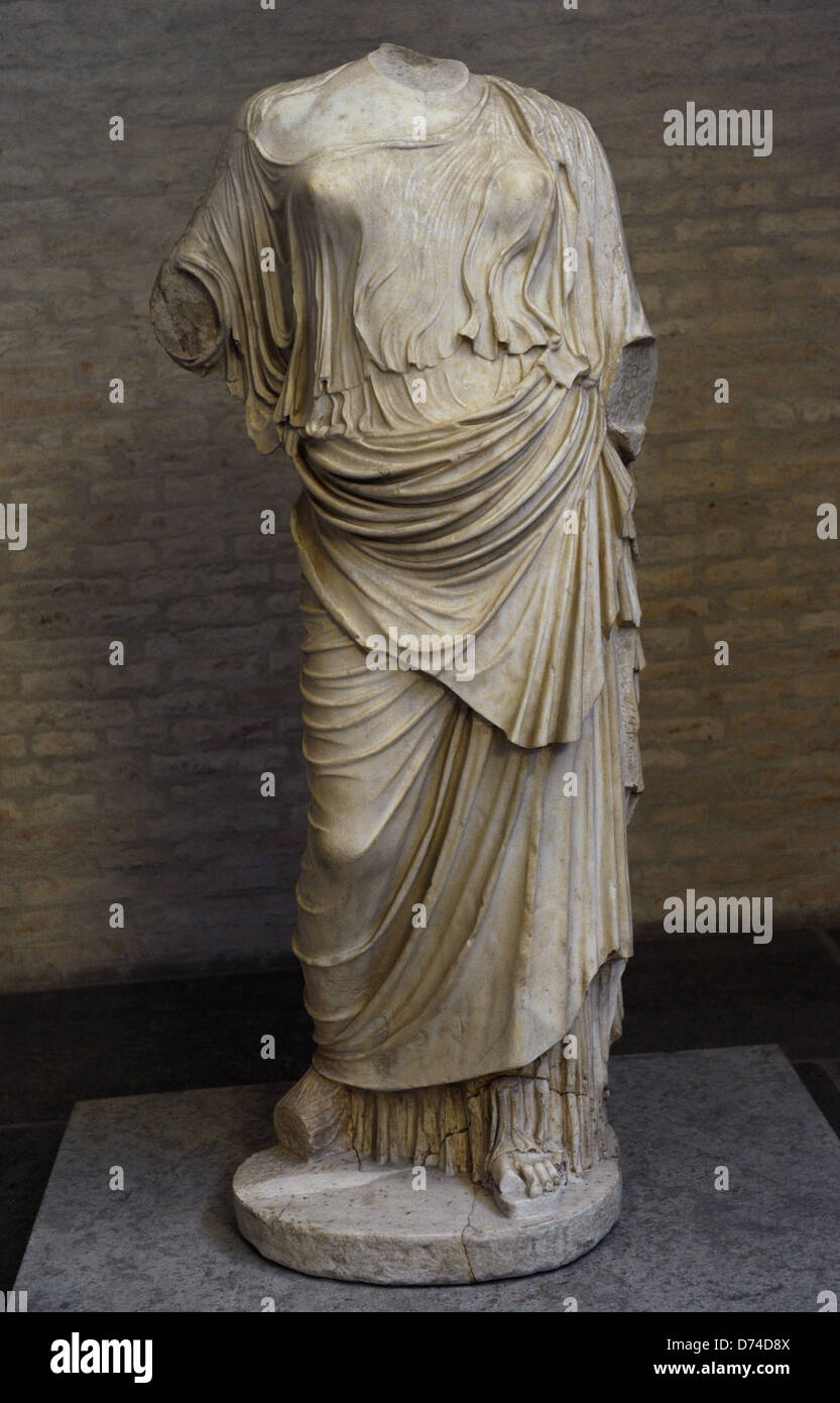 Ancient greek roman goddess statue hi-res stock photography and images ...