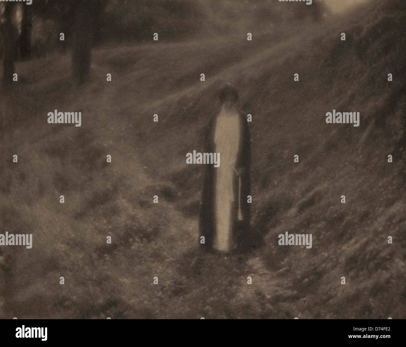 Robed figure hi-res stock photography and images - Alamy