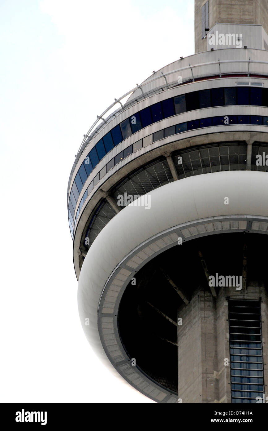 Atmosphere Toronto's tallest and most extreme attraction, EdgeWalk ...