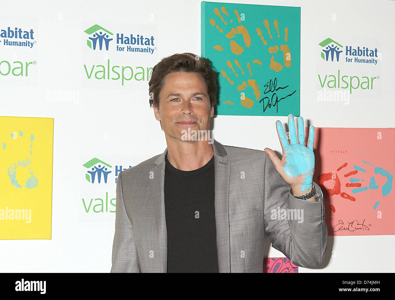 Rob Lowe kicks off the Valspar Hands for Habitat for Humanity unveiling ...