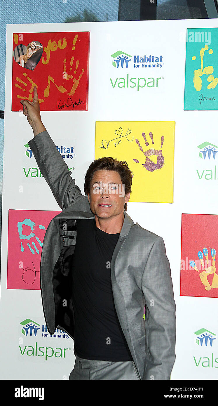 Rob Lowe kicks off the Valspar Hands for Habitat for Humanity unveiling ...