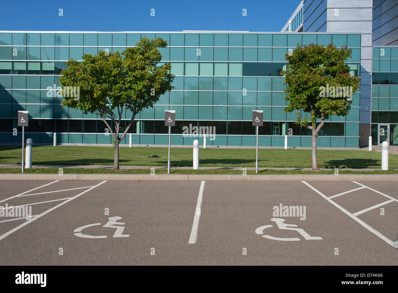 Disabled parking spaces hi-res stock photography and images - Alamy