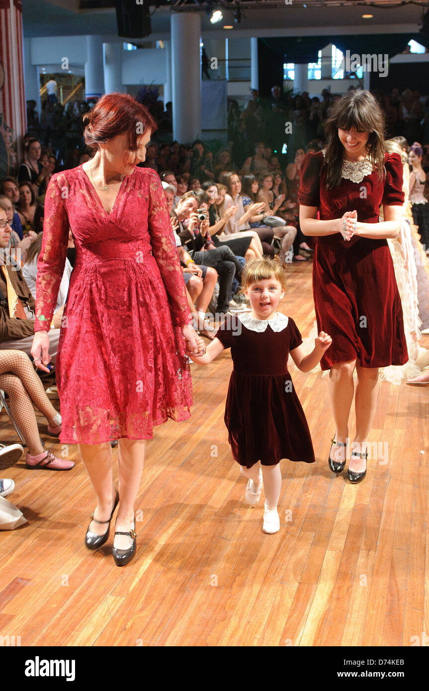 Vintage inspired fashion hi-res stock photography and images - Alamy