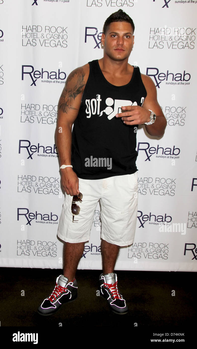 Ronnie Ortiz-Magro Jersey Shore star makes an appearance at the Rehab ...