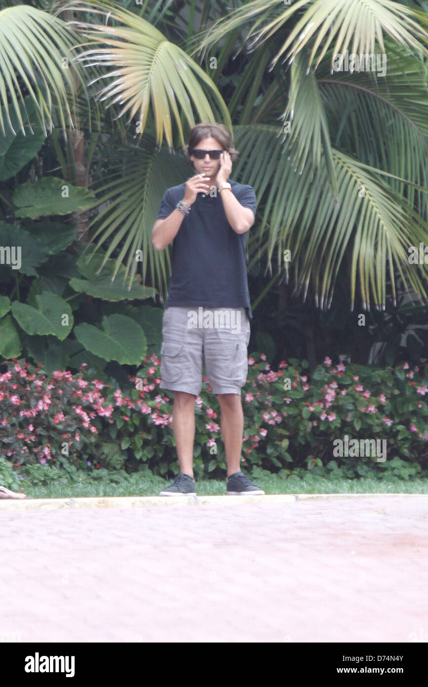 Jonathan Cheban Family and guests arrive at the wedding venue of Kris ...