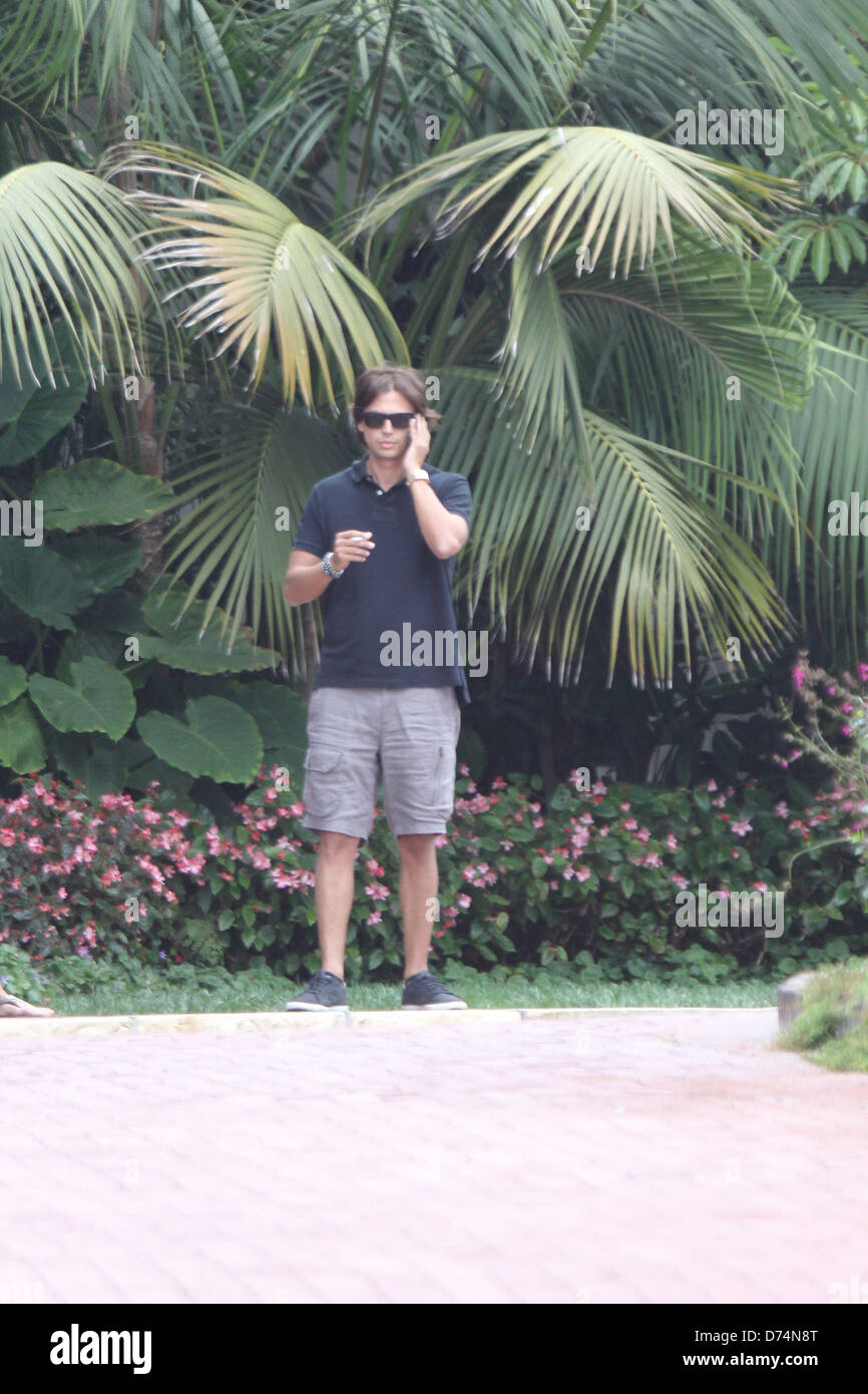 Jonathan Cheban Family and guests arrive at the wedding venue of Kris ...