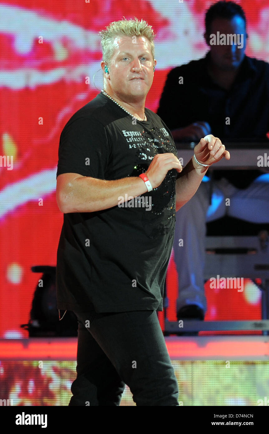 Gary LeVox of Rascal Flatts performs at the Cruzan Amphitheater West ...