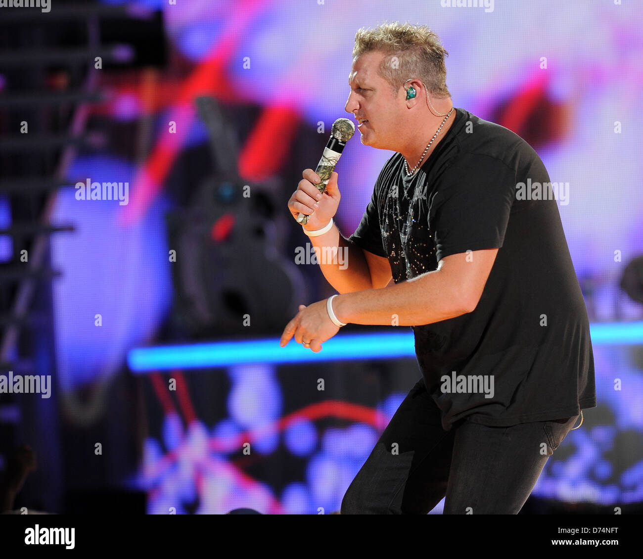Gary LeVox of Rascal Flatts performs at the Cruzan Amphitheater West ...