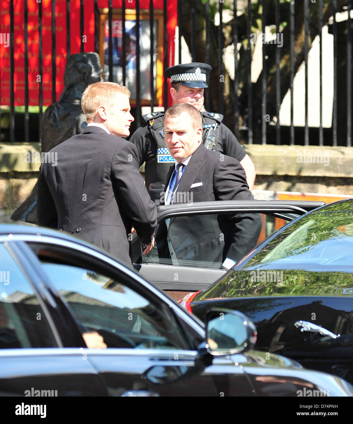 Atmosphere The wedding of Zara Phillips and Mike Tindall at Canongate ...