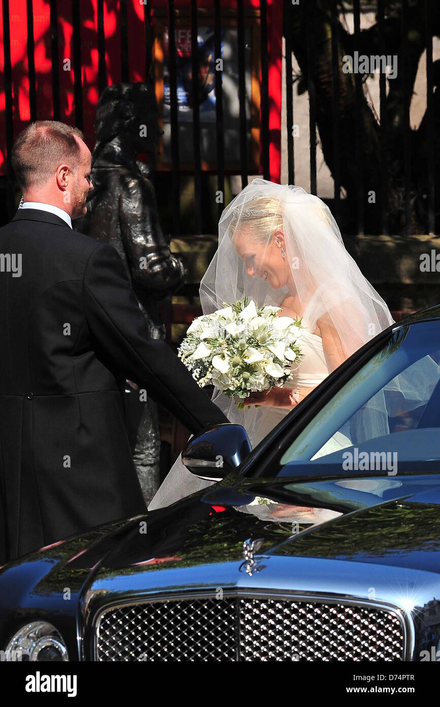 Zara Phillips arrives with her father The wedding of Zara Phillips and ...
