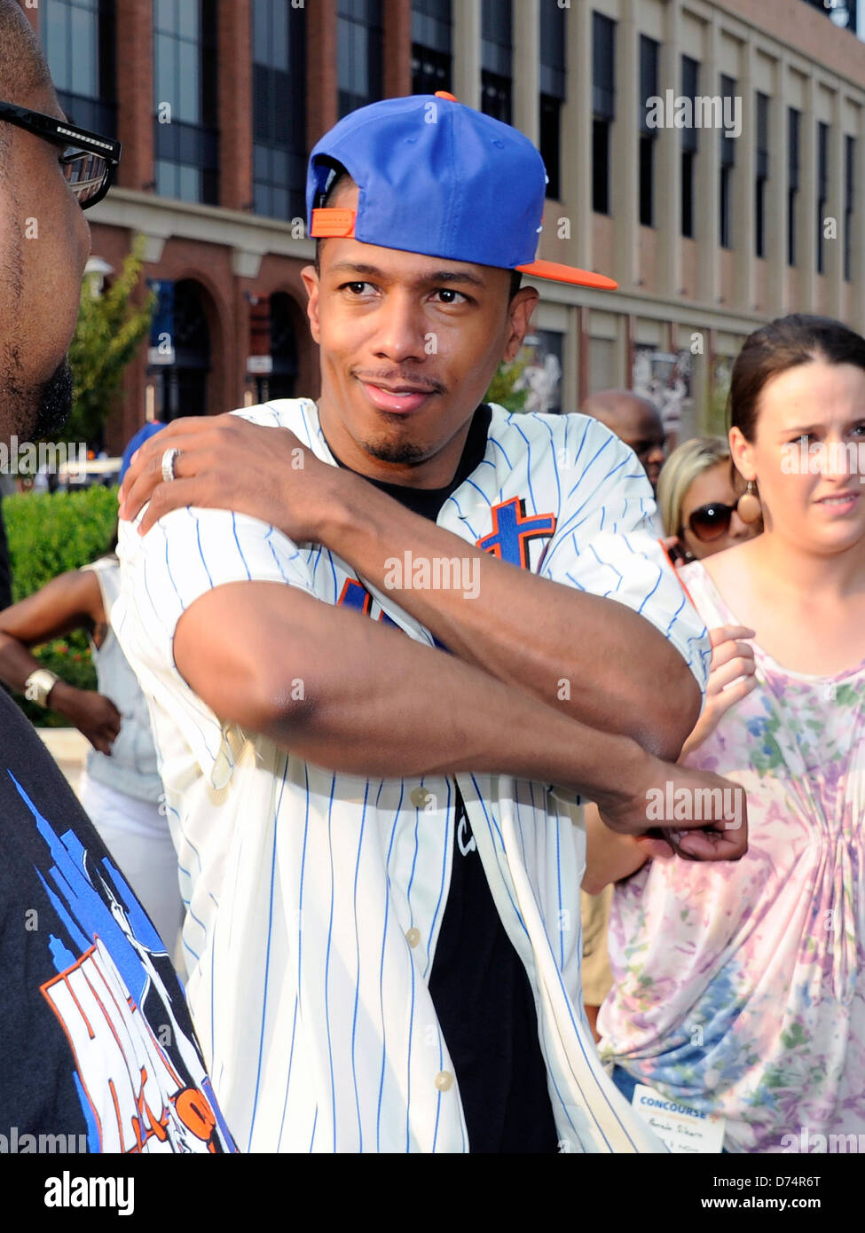 Nick Cannon attempts to make Guinness World Record history at Mets ...