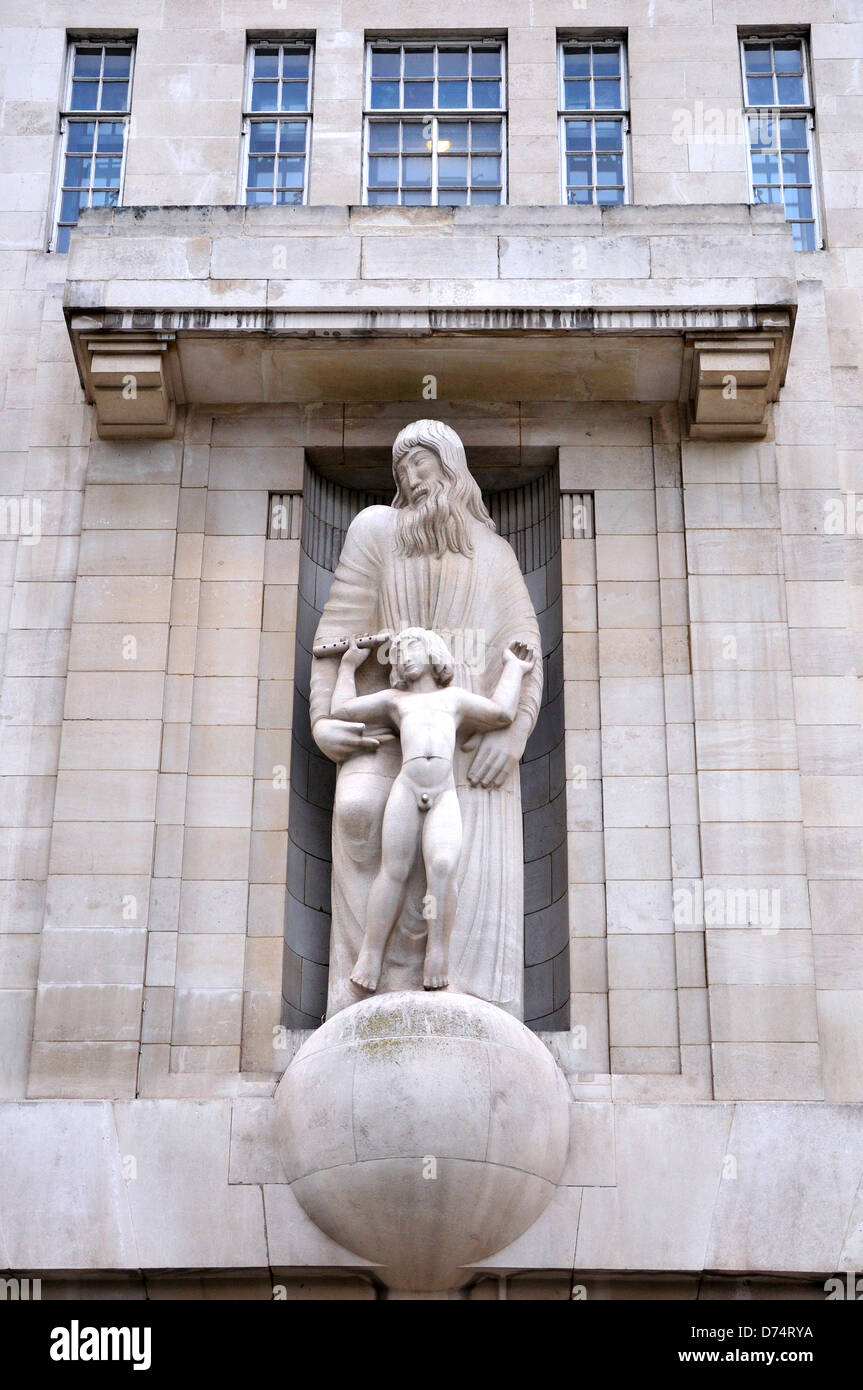 Ariel statue hi-res stock photography and images - Alamy