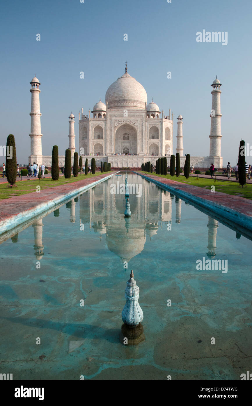 Taj mahal marble mausoleum hi-res stock photography and images - Alamy