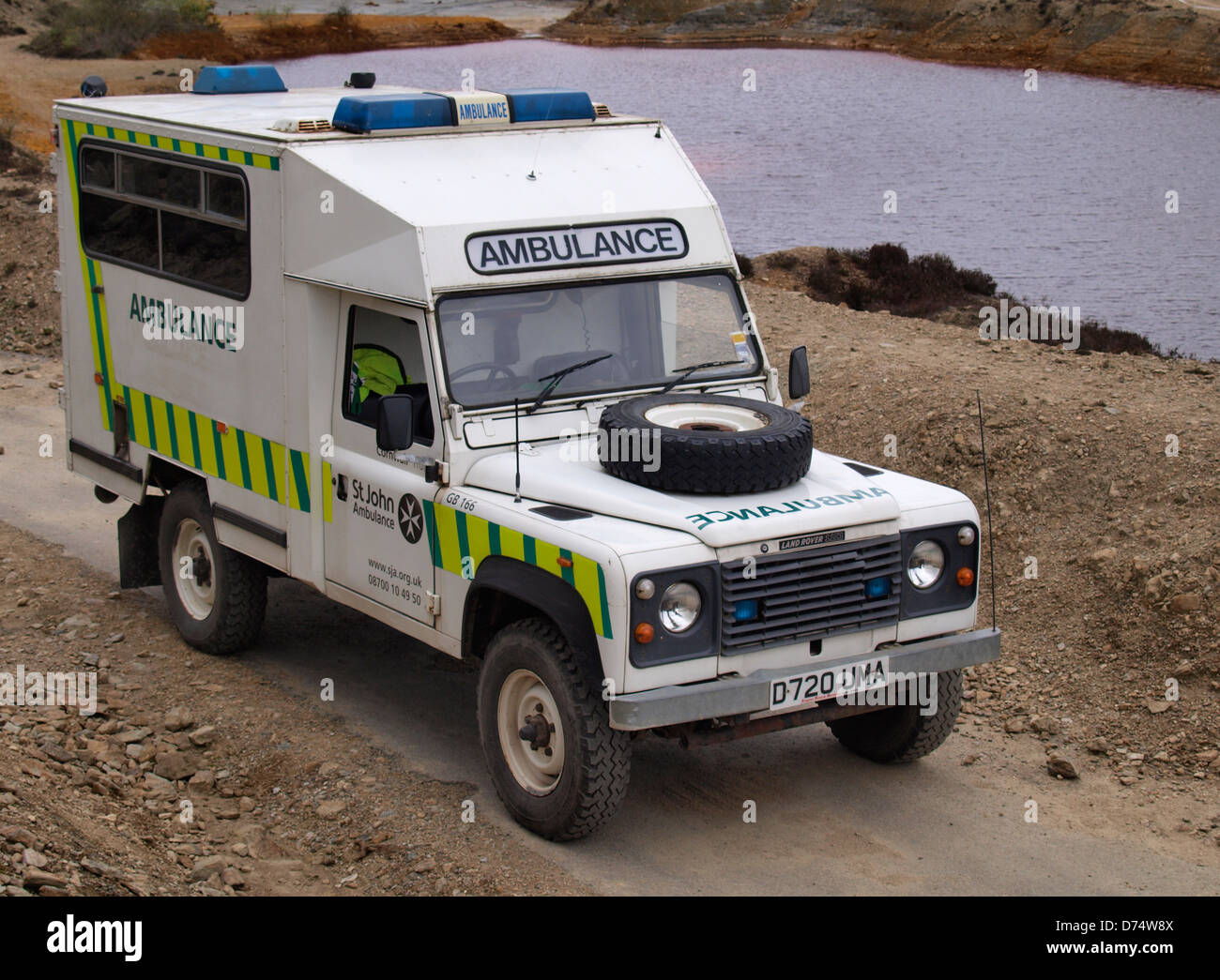 Land rover ambulance hi-res stock photography and images - Alamy