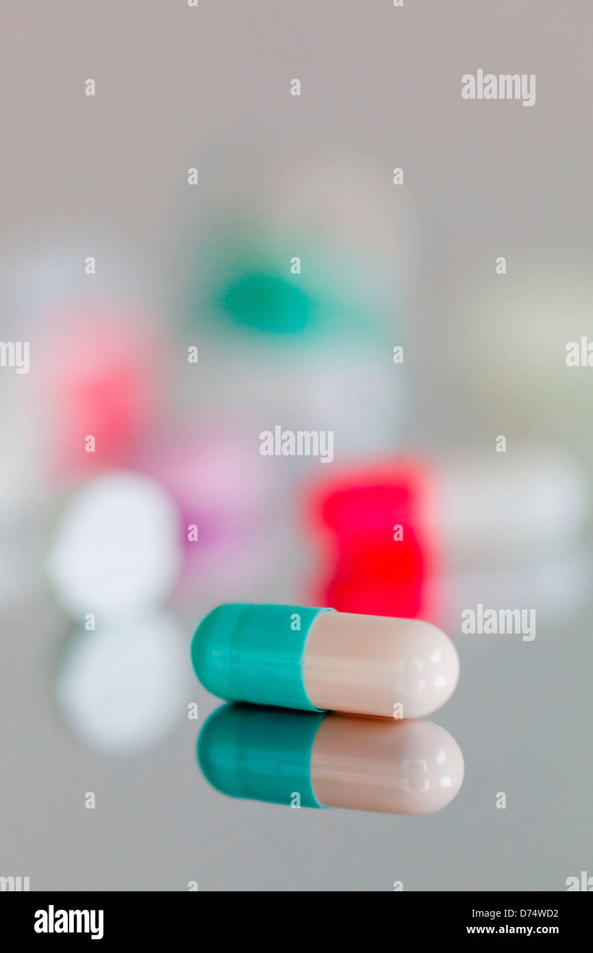 capsules and tablets Stock Photo - Alamy