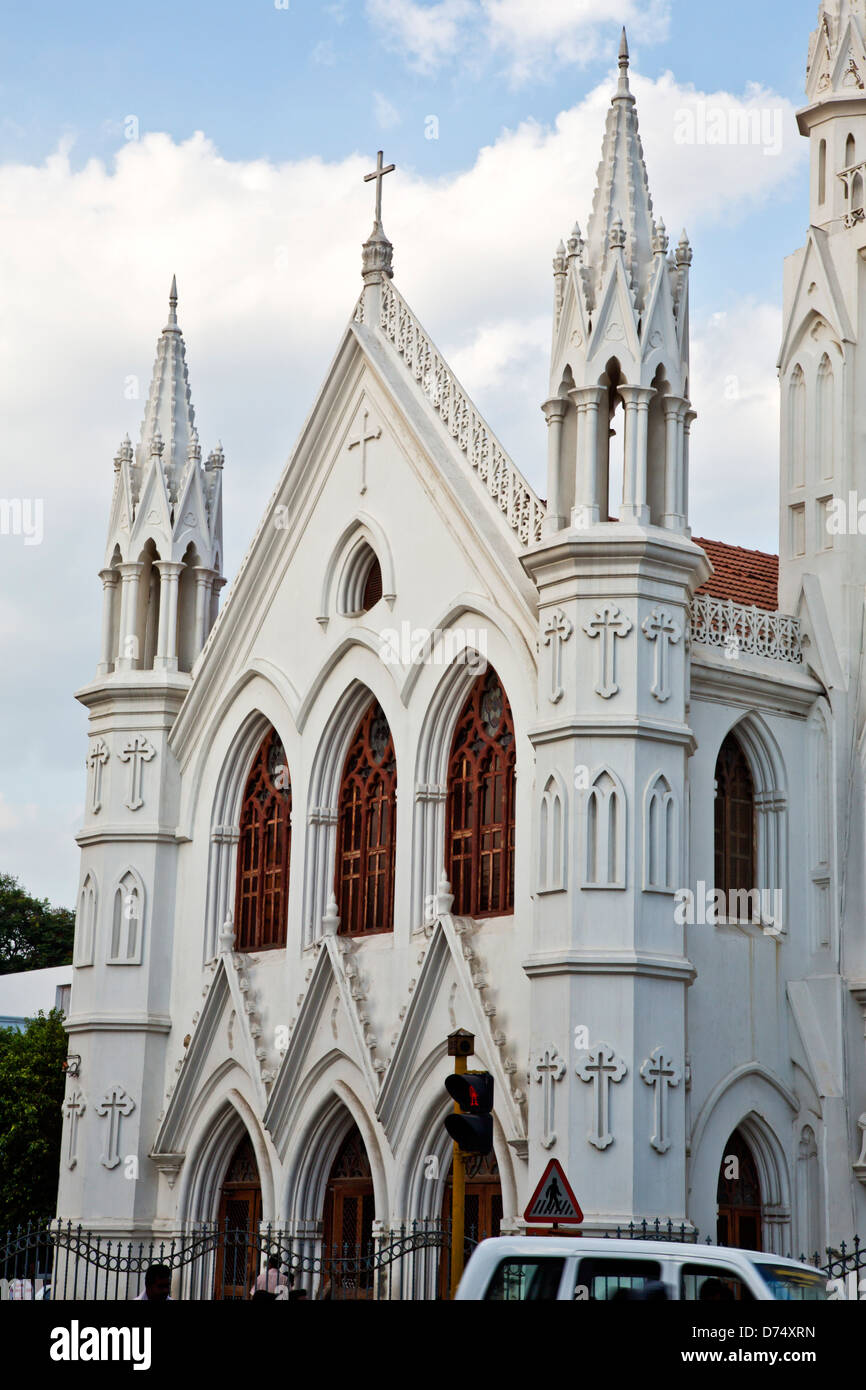 Santhome cathedral basilica chennai hi-res stock photography and images - Alamy